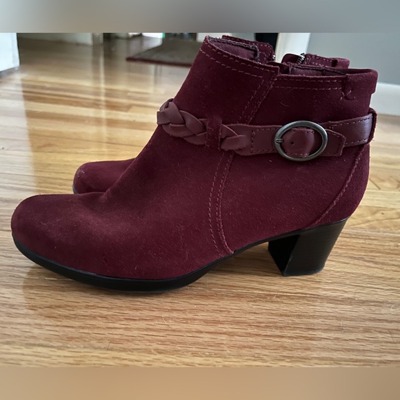 Clarks | Shoes | Clarks Maroon Ankle Booties | Poshmark